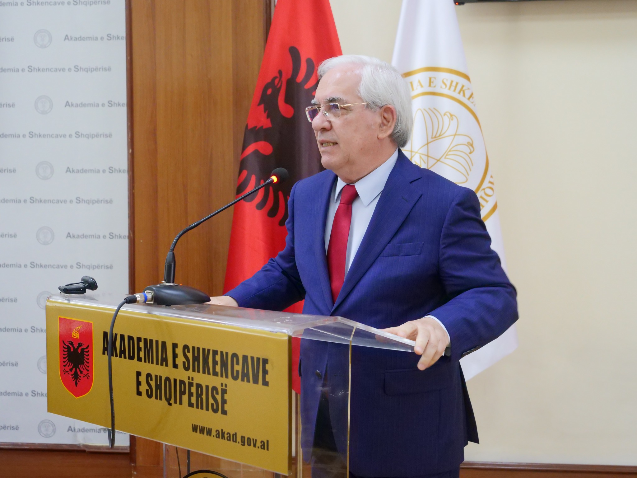 U promovua në Akademinë e Shkencave të Shqipërisë libri me dokumente ... U promovua në Akademinë e Shkencave të Shqipërisë libri me dokumente ...
